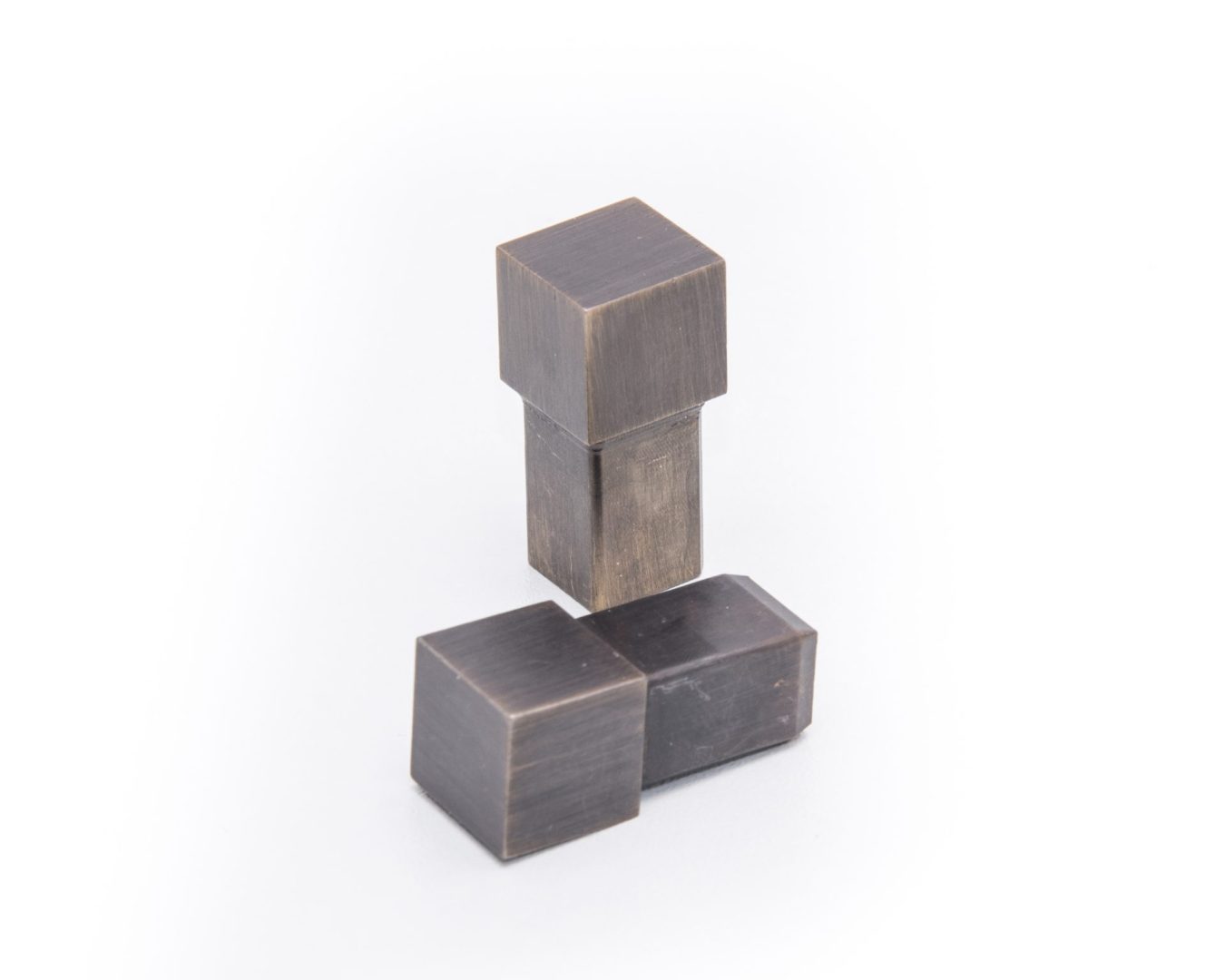 Vroma Vintage Bronze Box Square Edge Stainless Steel Corner Block by Vroma